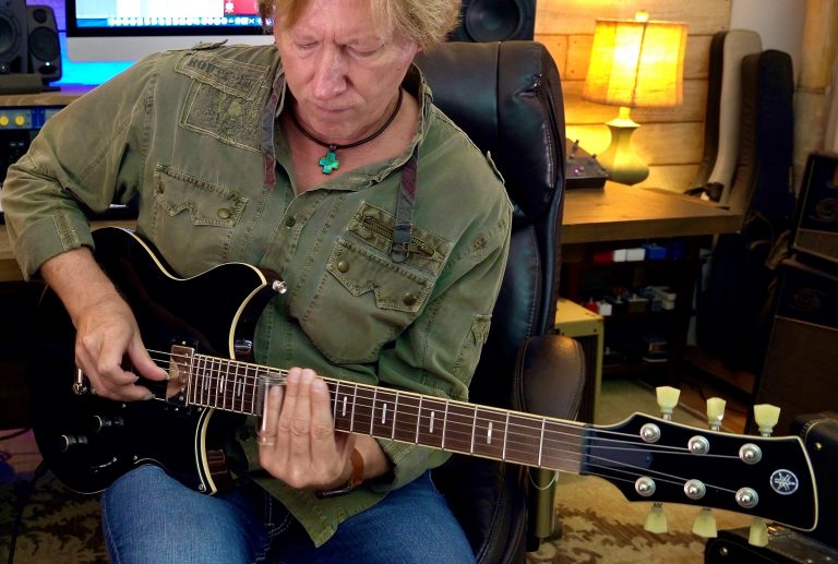 Tips for Playing and Singing Solo - Yamaha Music